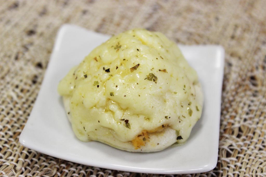 Mini Pizza de queijo e frango 25 un